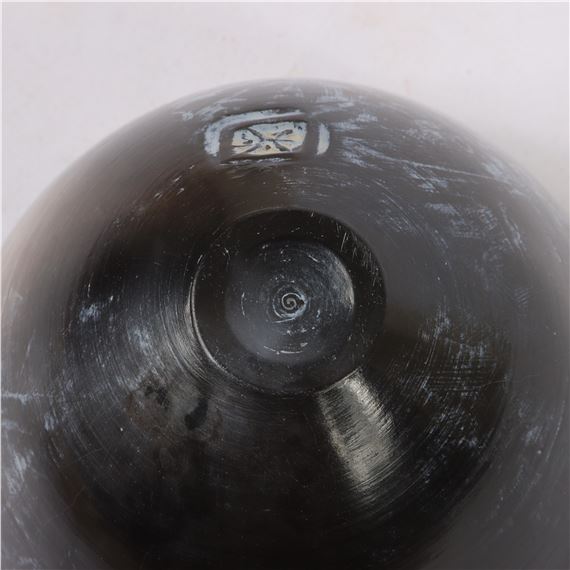 Bennett Bean | American studio pottery vessel with gilt interior (1997 ...
