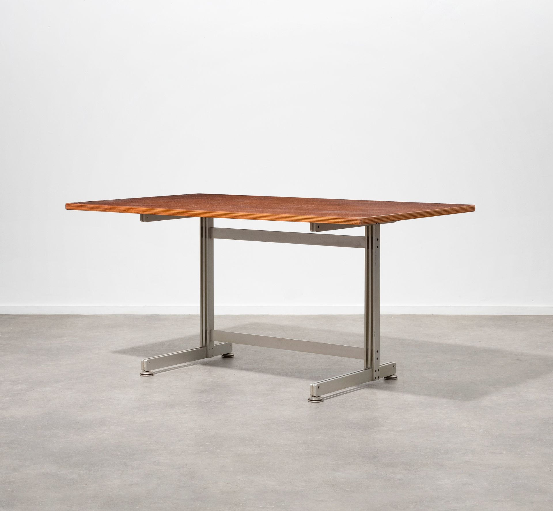 Jules Wabbes | Table de bureau (Circa 1965) | MutualArt