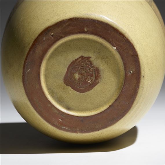 Sarah Tutt | Important Ipswich vase (Circa 1909) | MutualArt