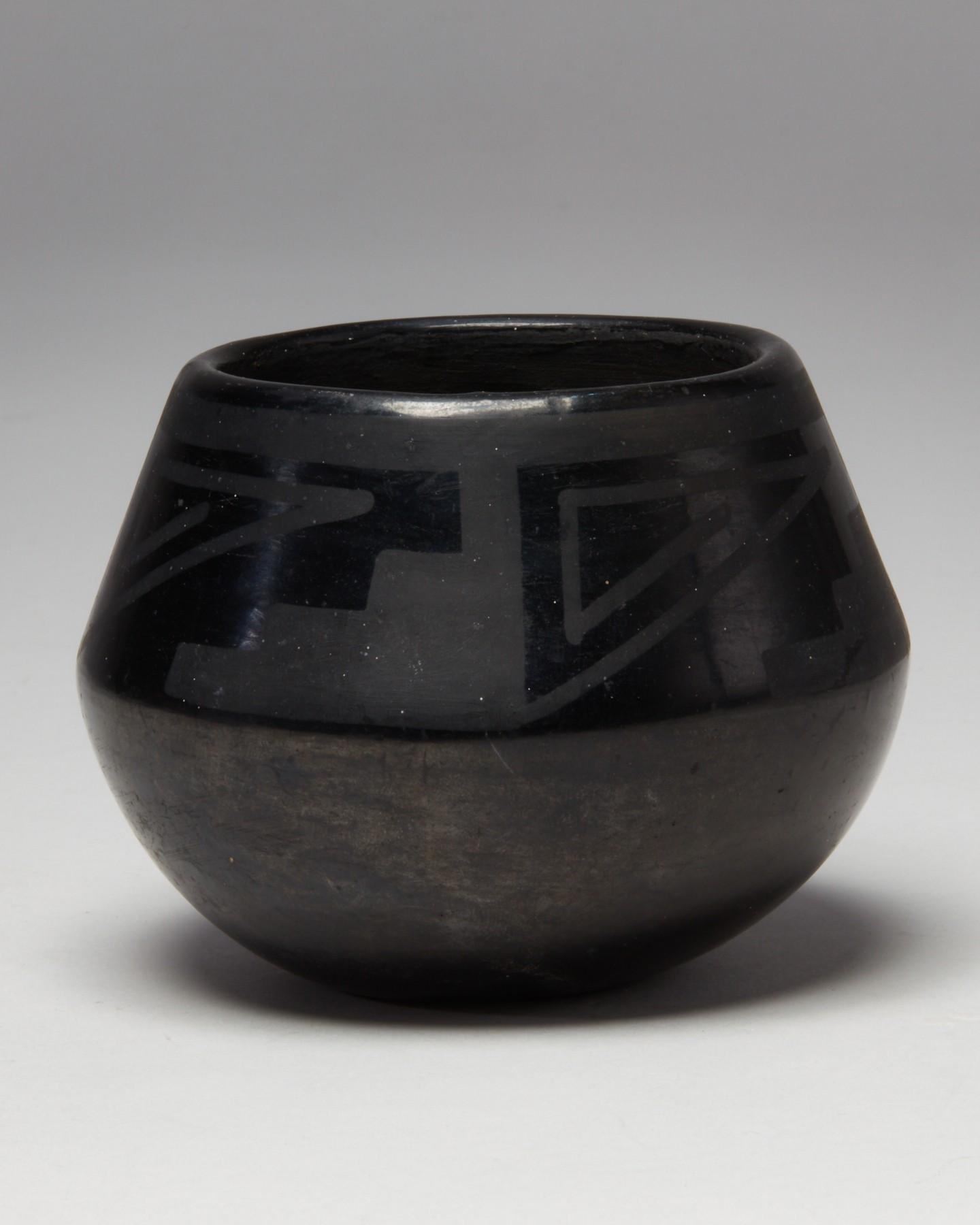 Maria Montoya Martinez | A Native American Santa Clara blackware ...