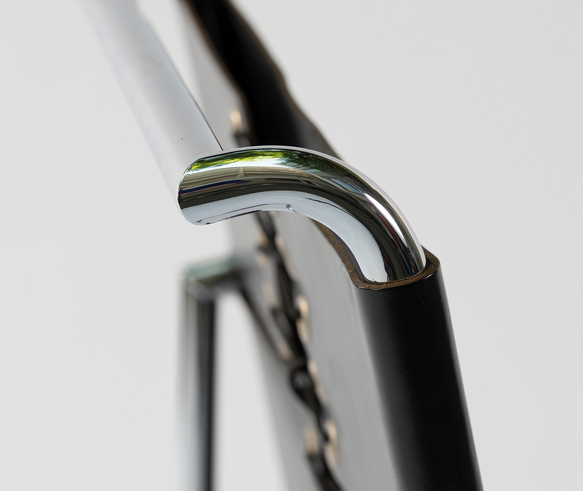 Eileen Gray | 4 'Roquebrune' chairs (1932) | MutualArt