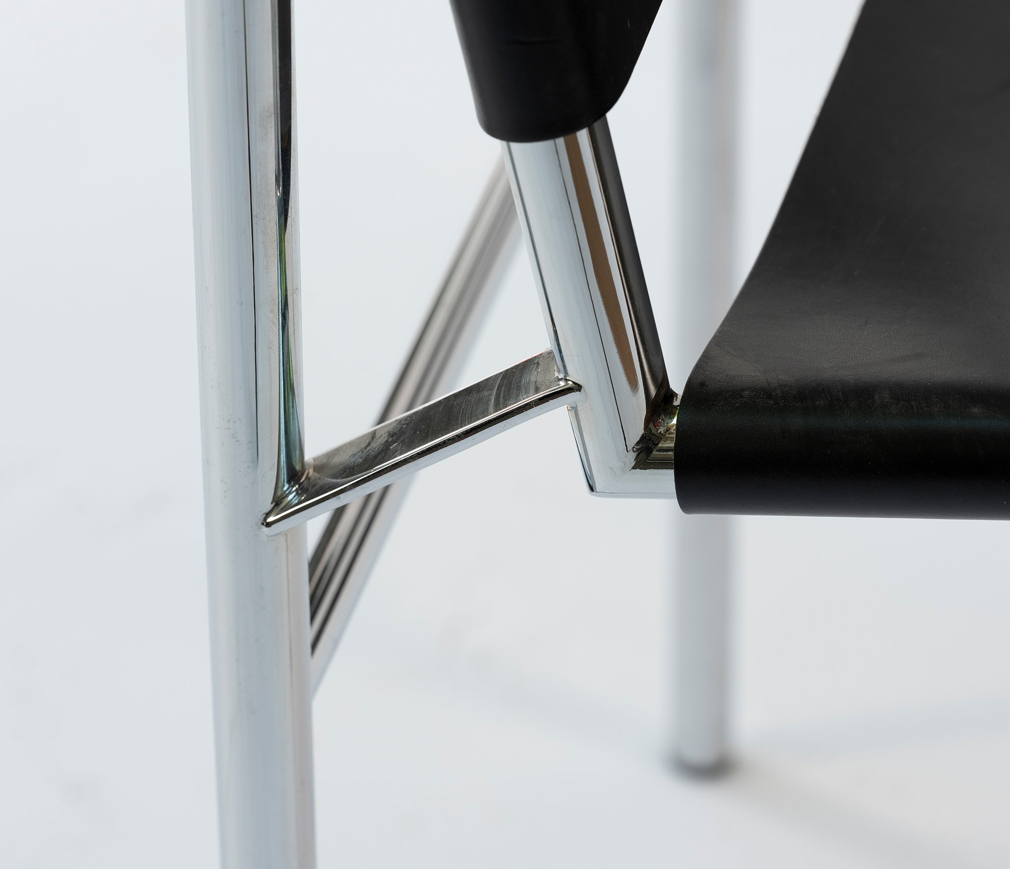 Eileen Gray | 4 'Roquebrune' chairs (1932) | MutualArt