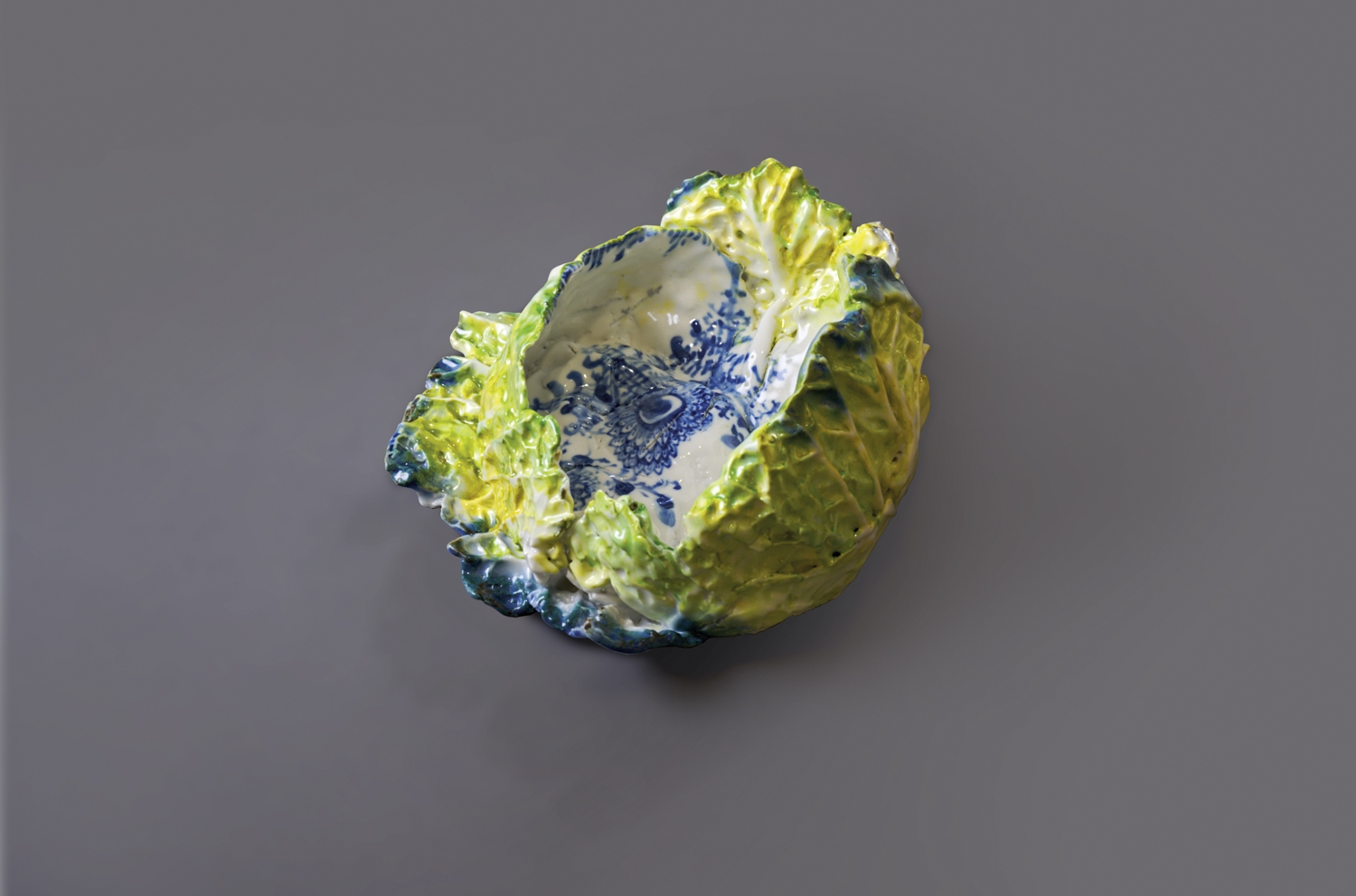 Gaube Gudrun | Wirsingkohl in Form einer Schale. | MutualArt