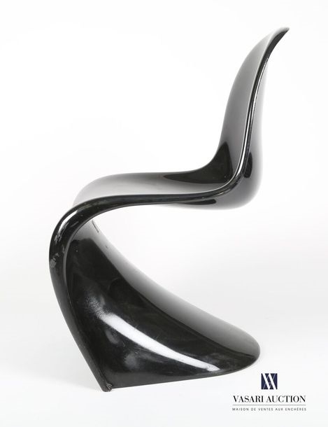 Verner Panton | Black plastic chair. | MutualArt