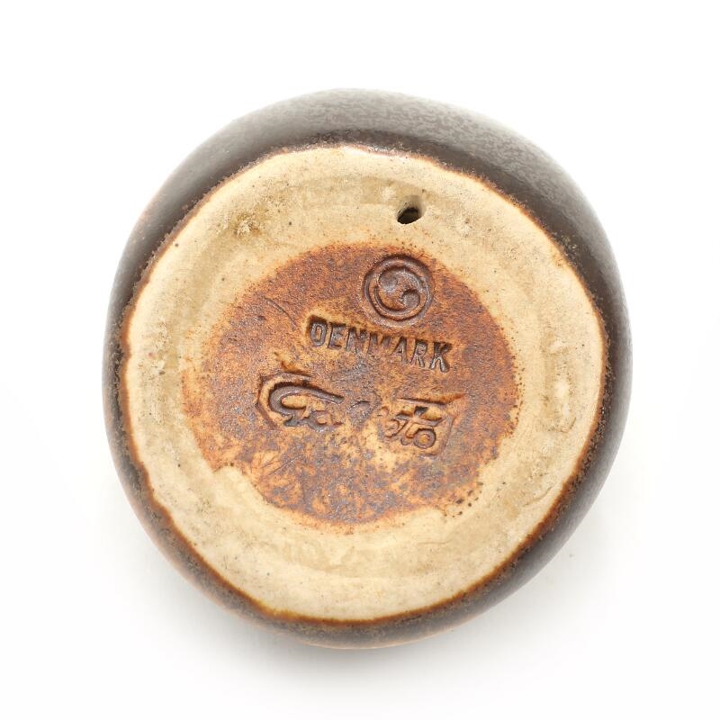 Leon Galleto | A stoneware frog | MutualArt