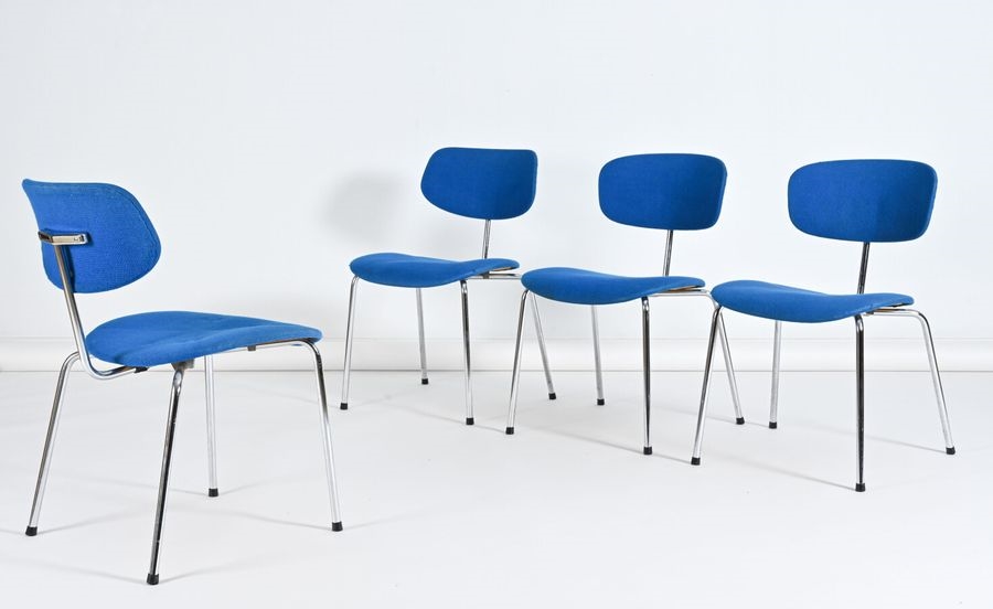 Egon Eiermann | Suite de quatre chaises modèle S68 | MutualArt