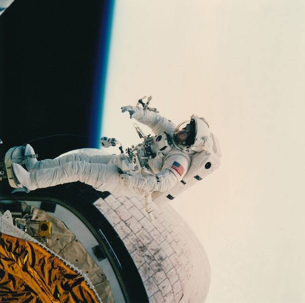 NASA | Wonderful view of the evolution in Space of astronaut James H ...