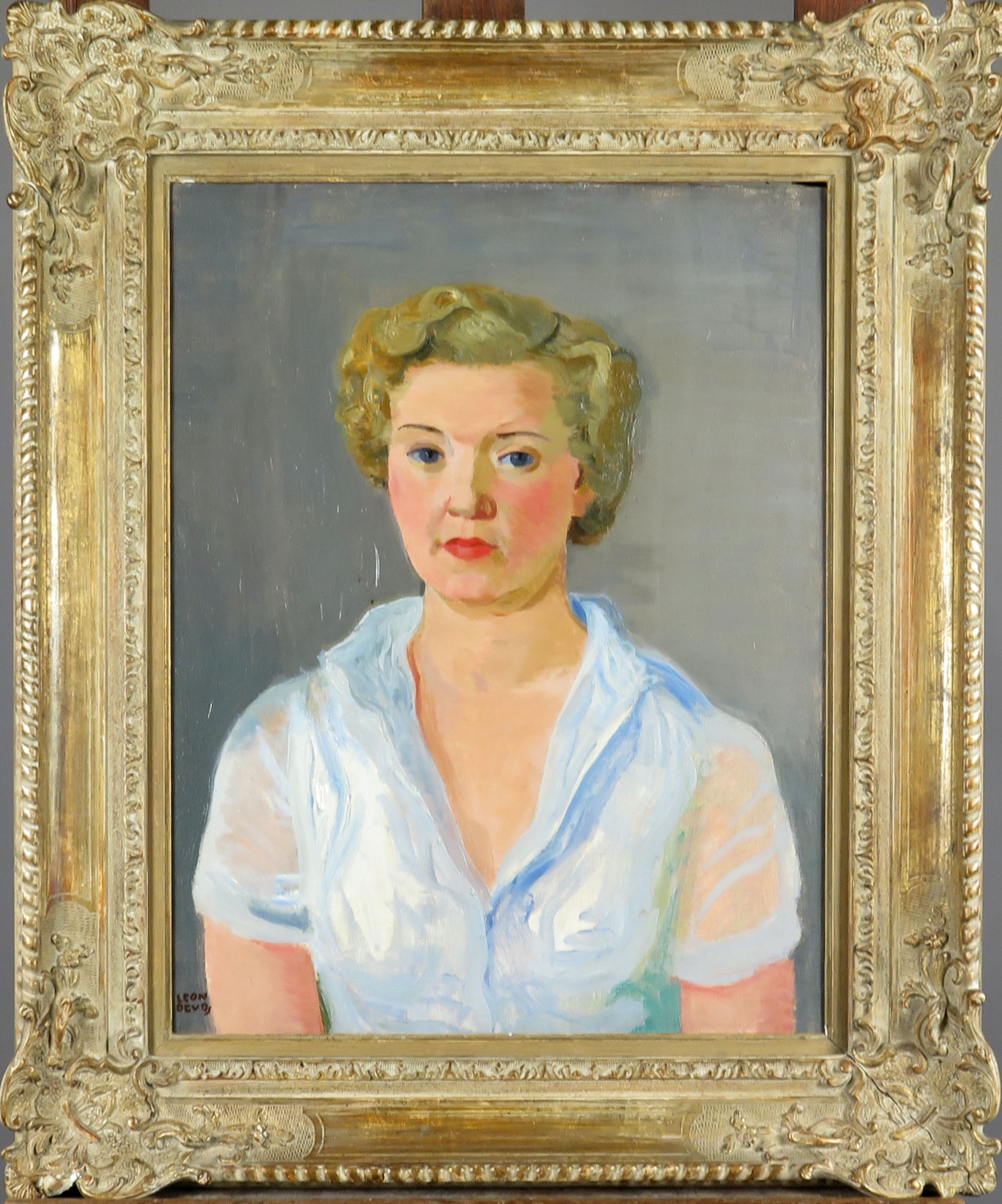 Léon Devos | Portrait de Femme | MutualArt