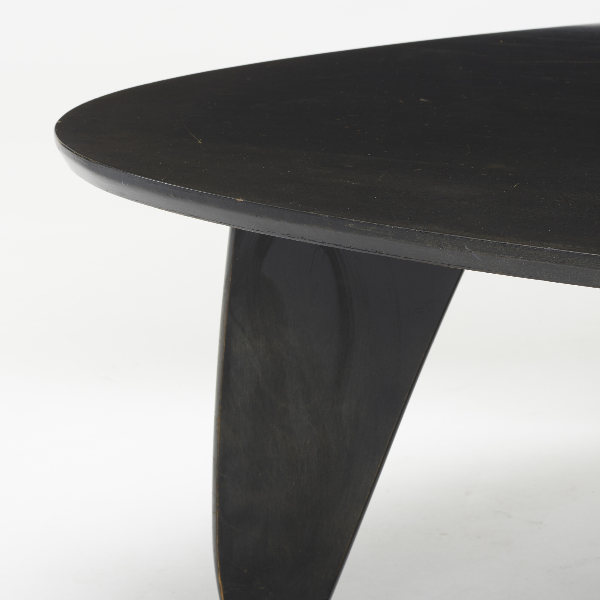 Isamu Noguchi | Rudder coffee table, model IN-52 (1944) | MutualArt