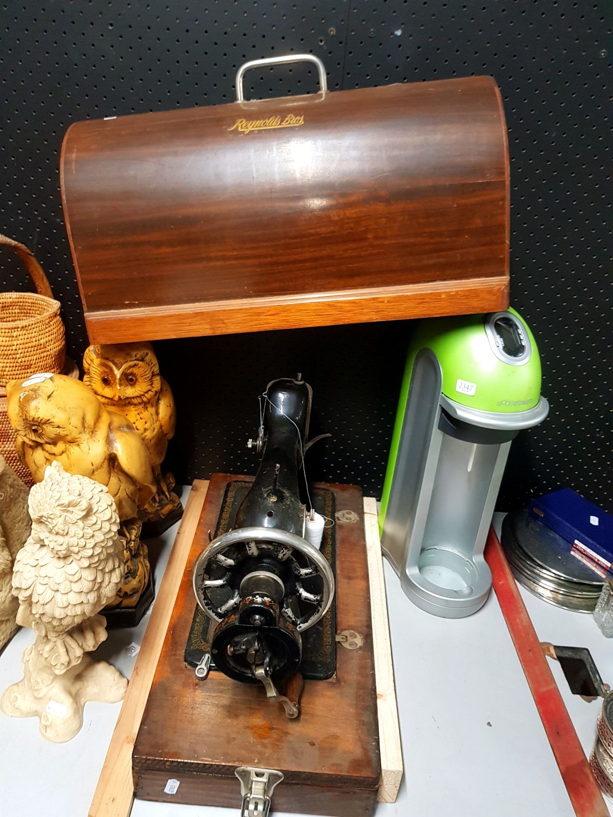 Unknown | Vintage Singer Sewing Machine in Reynolds Bros Wooden Case ...