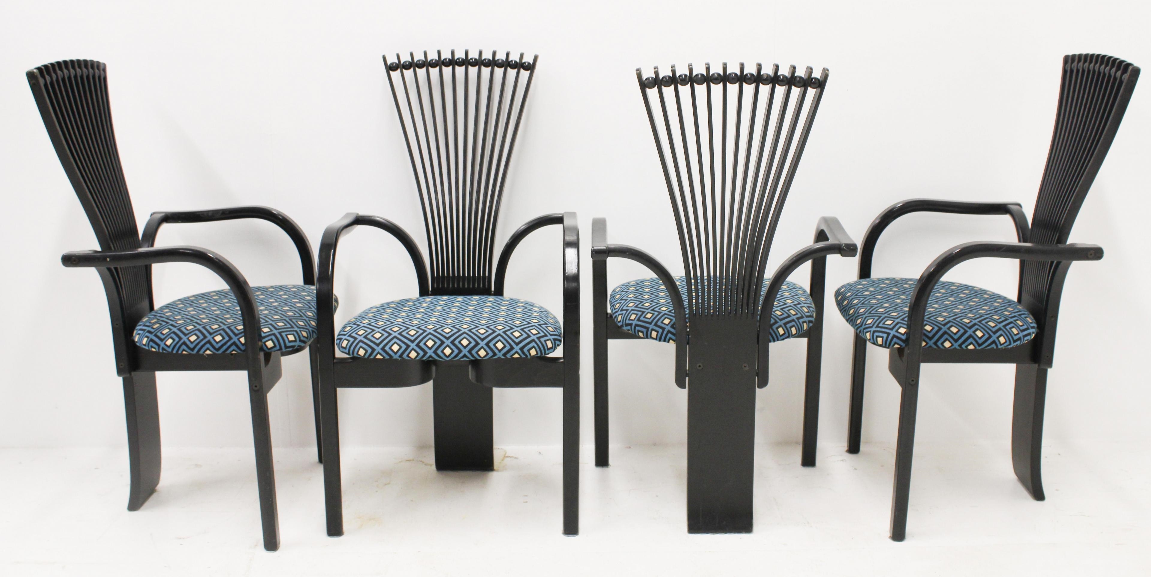 Torstein Nilsen | Een set van acht 'Totem' stoelen (1980) | MutualArt