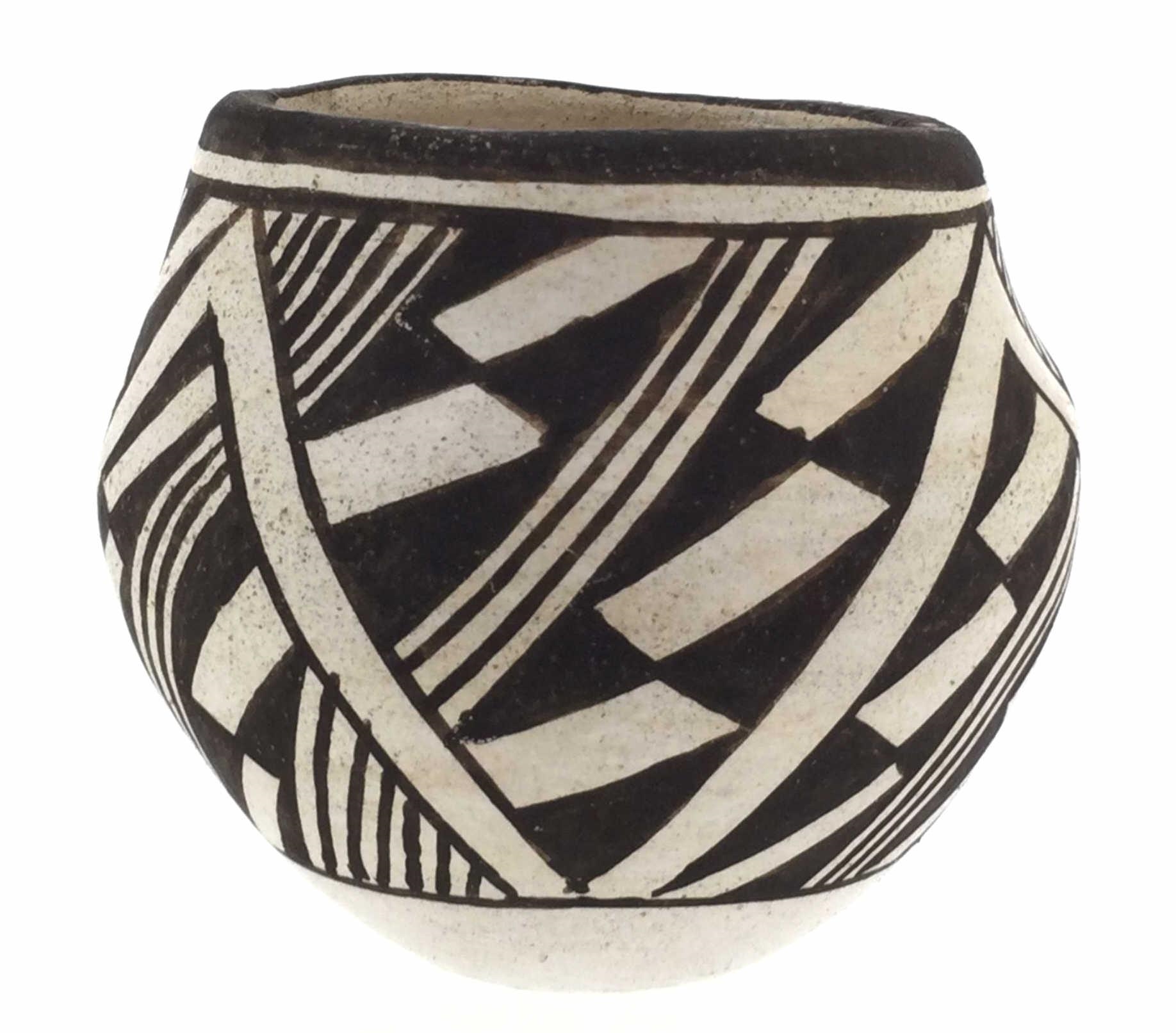 Marie Zieu‏ Chino | Marie Z Chino Acoma Pottery Pot | MutualArt