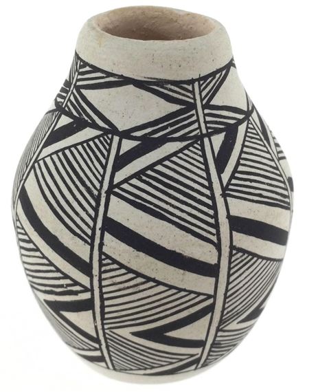 Thomas Natseway | Thomas Natseway Laguna Pueblo Miniature Pot | MutualArt