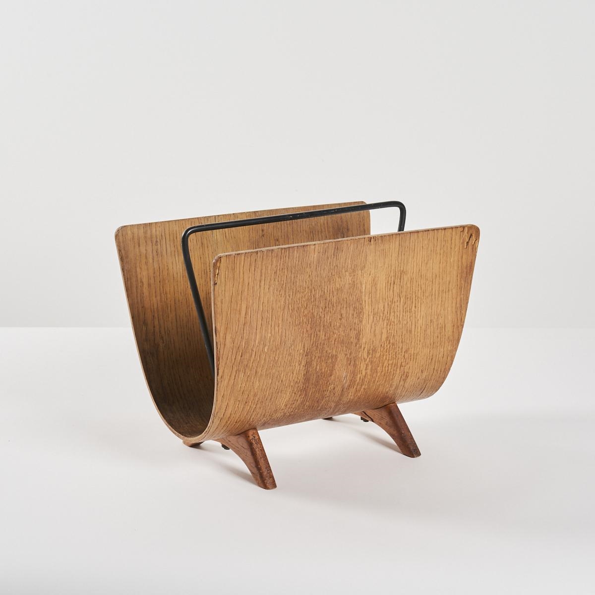 Garth Chester | Magazine Rack | MutualArt