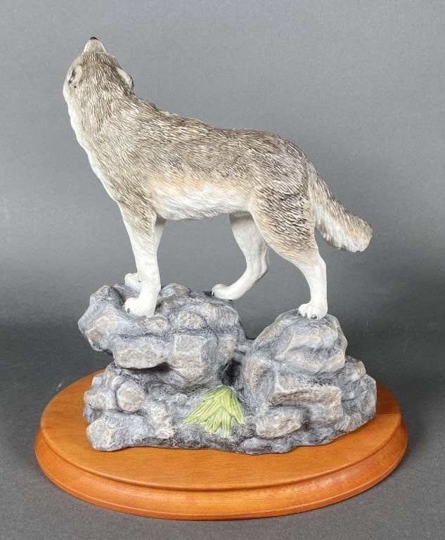 Franklin Mint | GRAY WOLF SCULPTURE | MutualArt