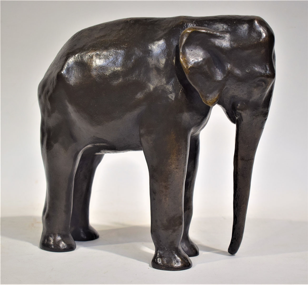 Rudolf Christian Baisch | Sitzender Bär. (1953) | MutualArt