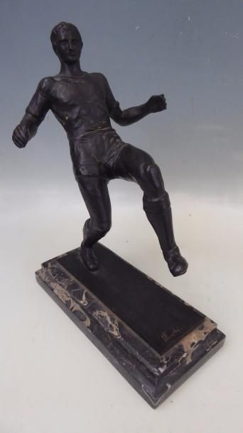 Mario Moschi | : footballeur | MutualArt