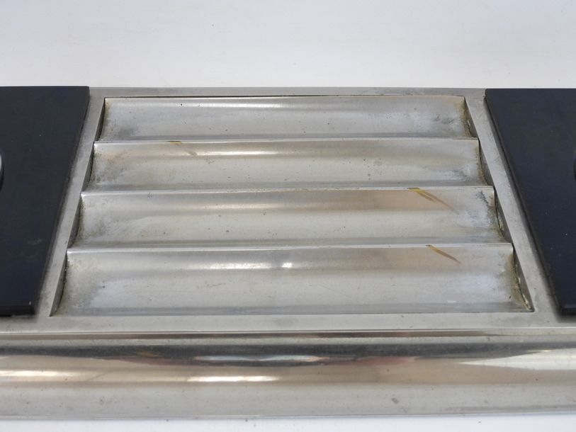 Jacques Adnet | : Encrier à structure en métal chromé accueillant un ...