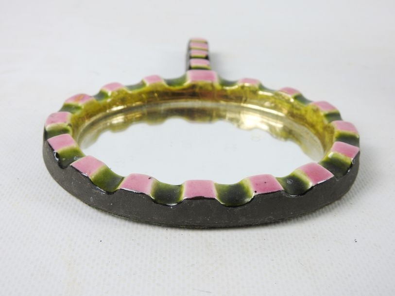 Mithé Espelt | Mirror face to hand Green and pink | MutualArt