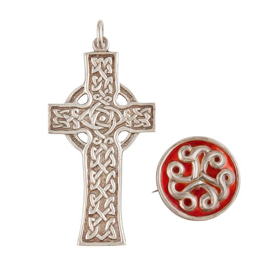 Alexander Ritchie | A SCOTTISH PROVINCIAL PENDANT (1909) | MutualArt