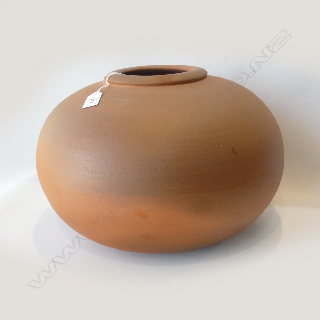 ROSS RICHARDS | ROSS RICHARDS STUDIO POTTERY POT | MutualArt