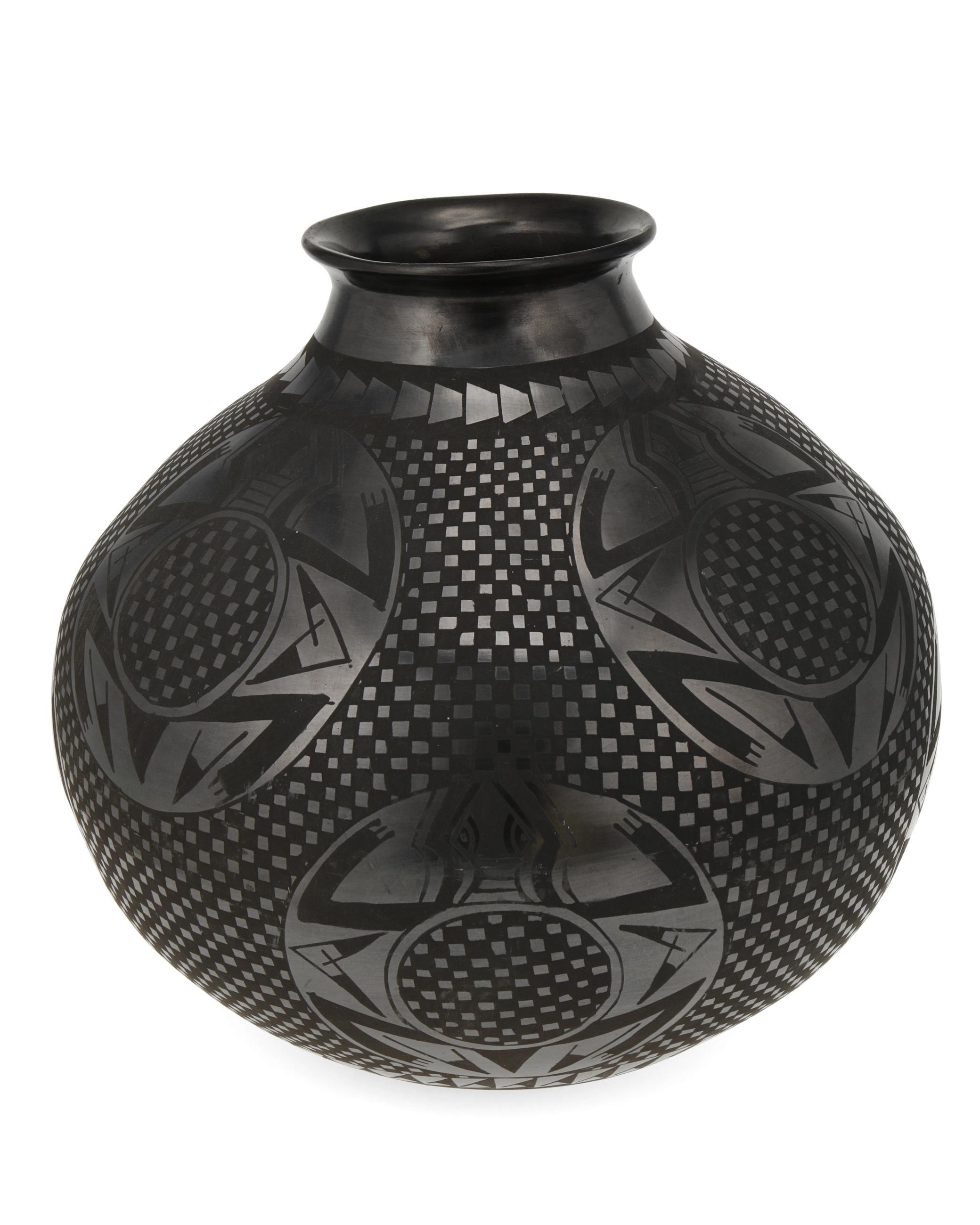 Tina Esperanza | A Large Mata Ortiz Pottery Vessel | MutualArt