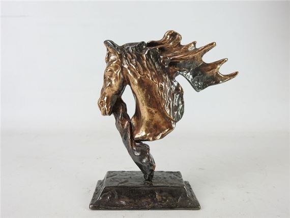 Yves Lohé | HORSE HEAD | MutualArt