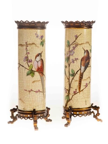 Longwy | Paire de vases rouleaux en faïence à décor d'oiseaux montures ...