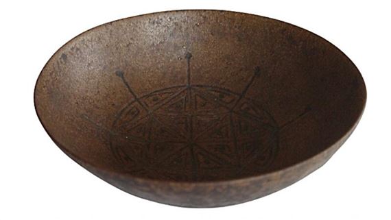 Alev Ebuzziya Siesbye | A stovewear bowl decorated in brownish glaze ...