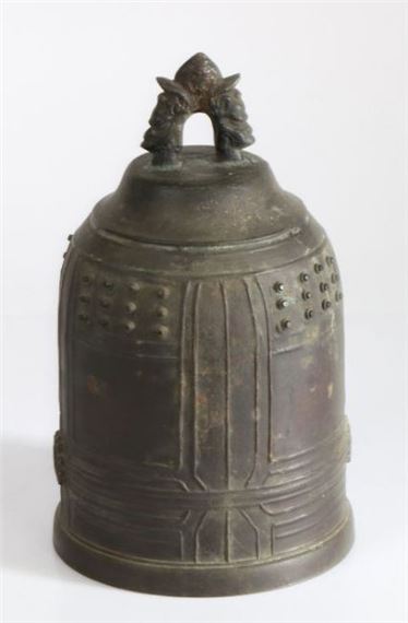 Yong Zhong | Chinese archaic bell | MutualArt
