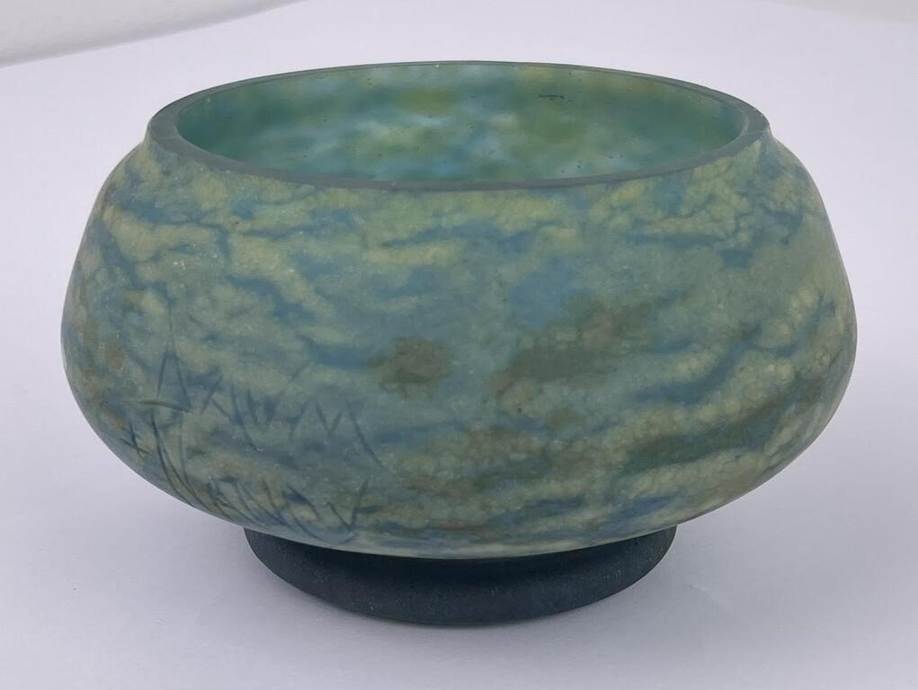 Daum Frères | Croix de Lorraine Art Glass Bowl | MutualArt