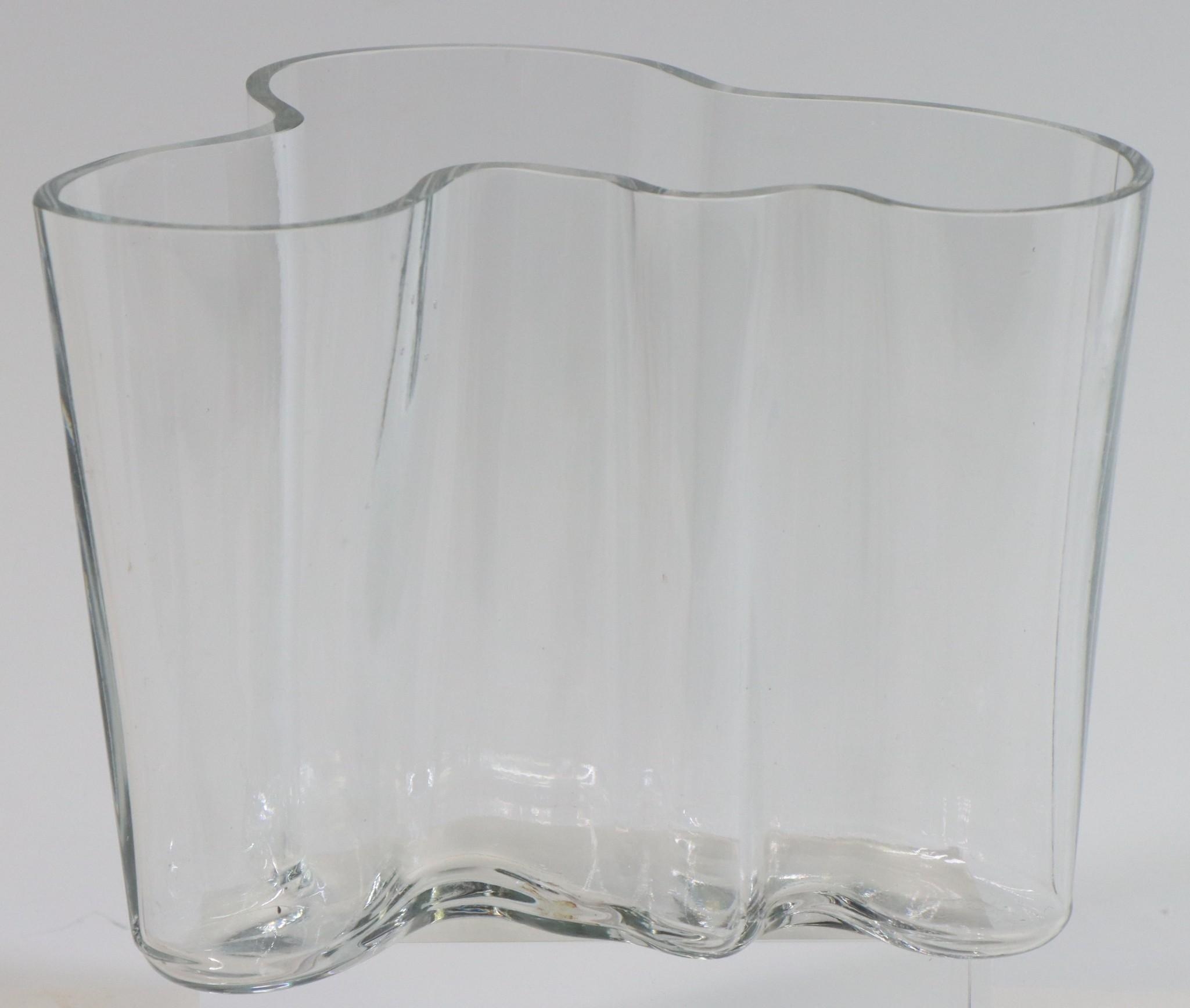 Alvar Aalto | Modernist form vase designed by Alvar Aalto | MutualArt