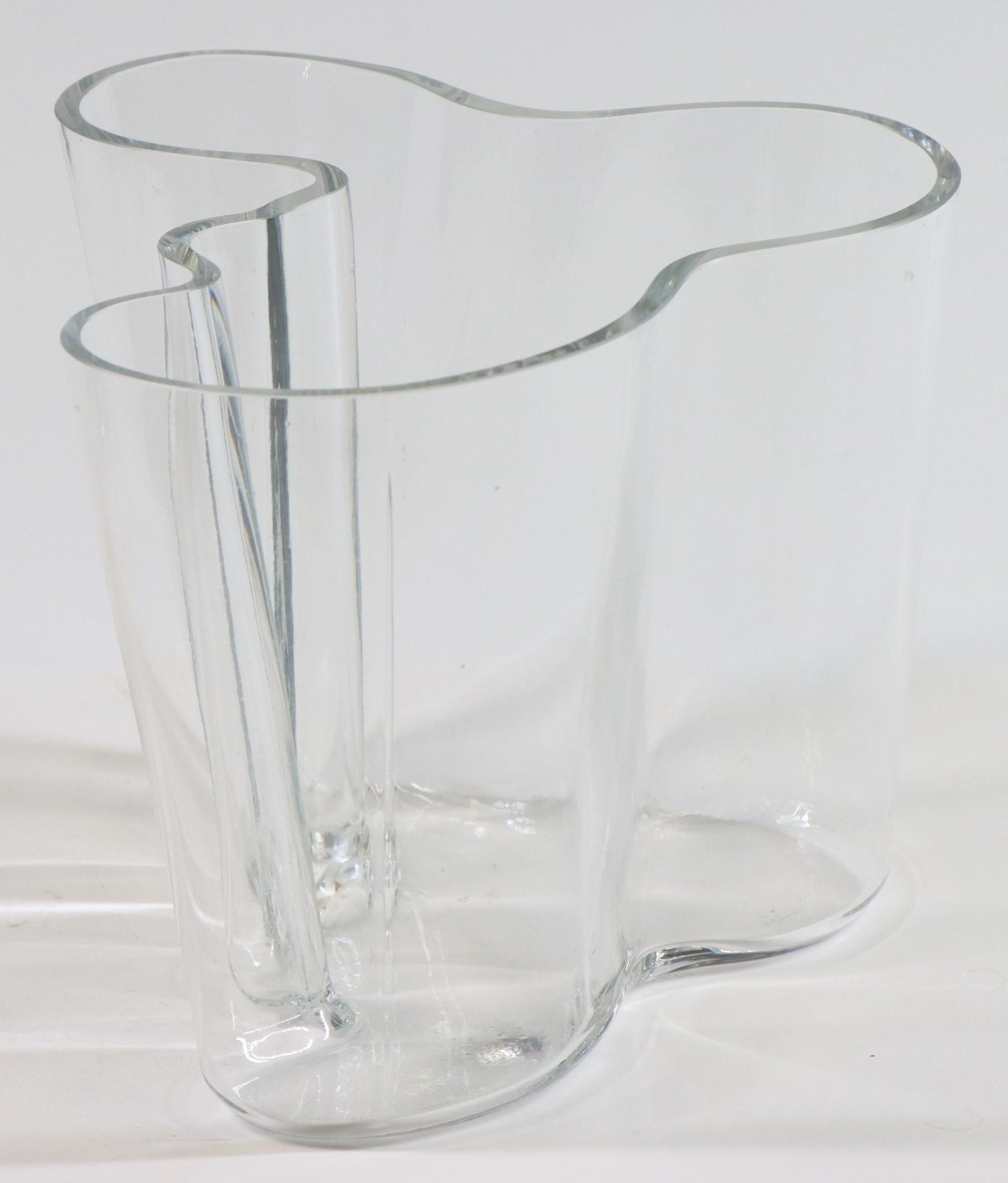 Alvar Aalto | Modernist form vase designed by Alvar Aalto | MutualArt