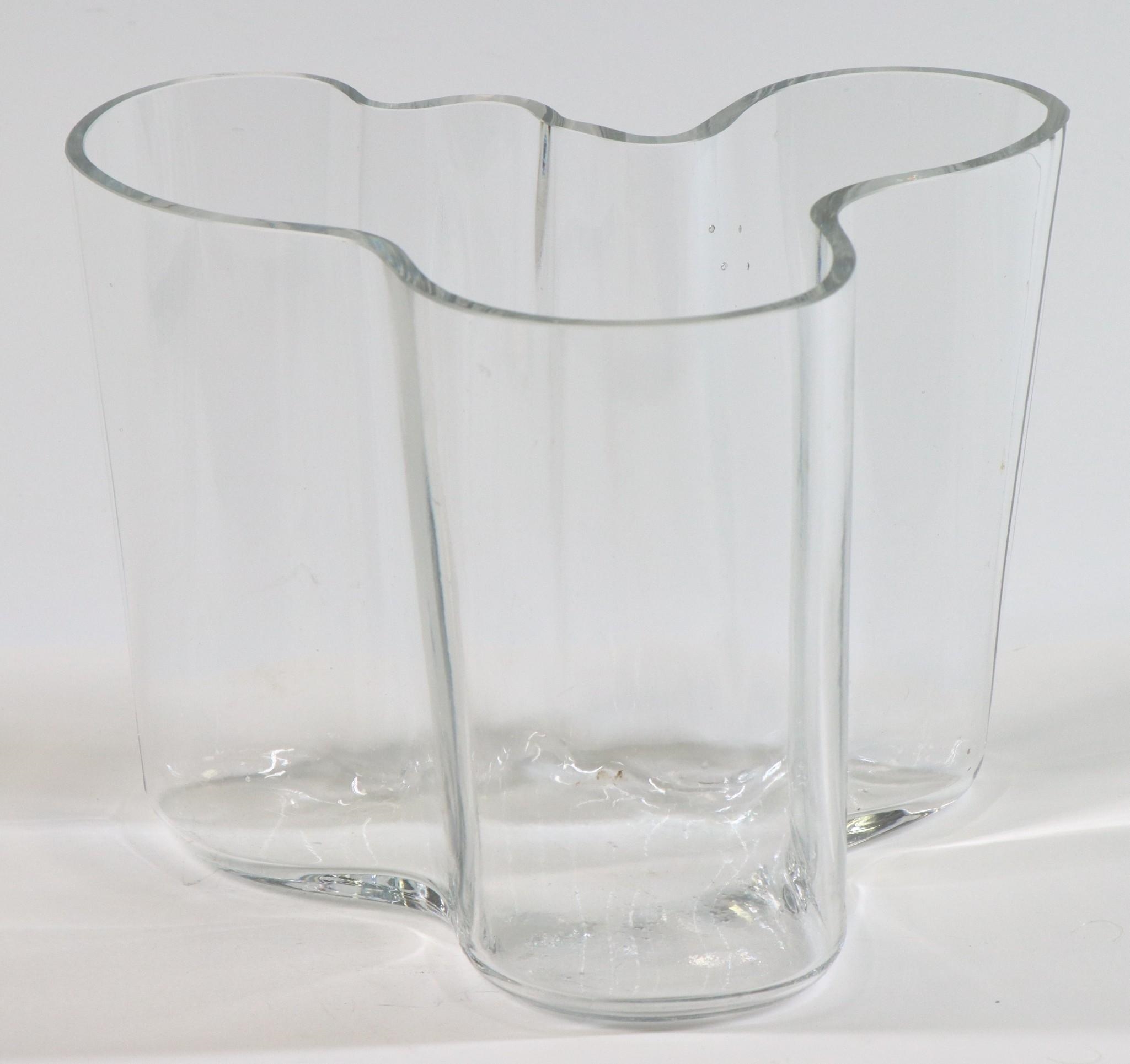 Alvar Aalto | Modernist form vase designed by Alvar Aalto | MutualArt