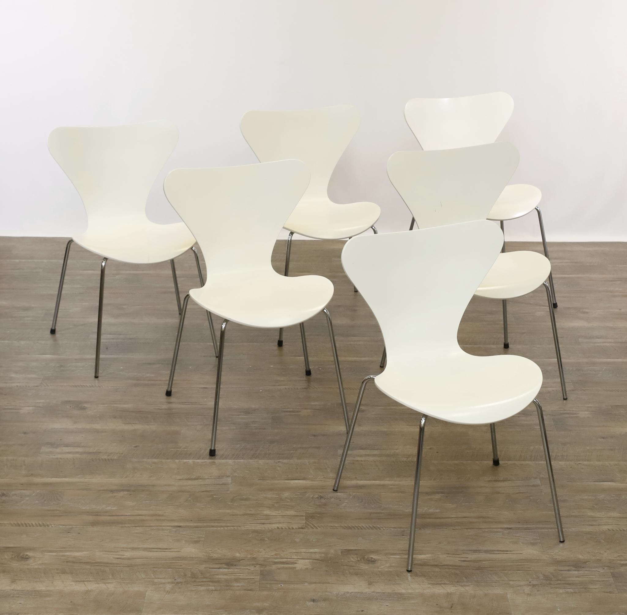 Arne Jacobsen | Series 7 Chairs | MutualArt