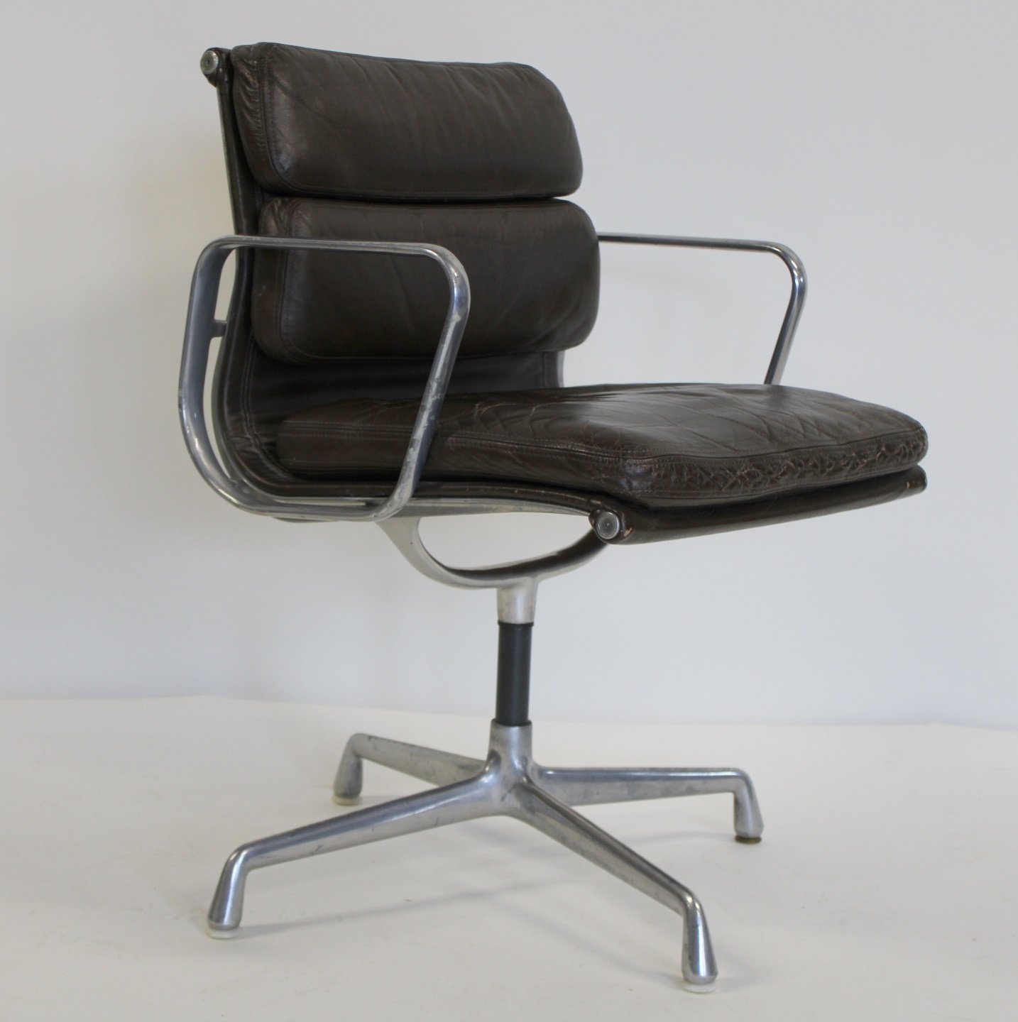 Herman Miller | Chair Swivels | MutualArt