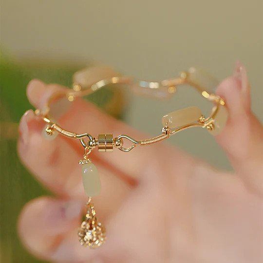 Amber Ng | 1 Exhibitions and Events | MutualArt