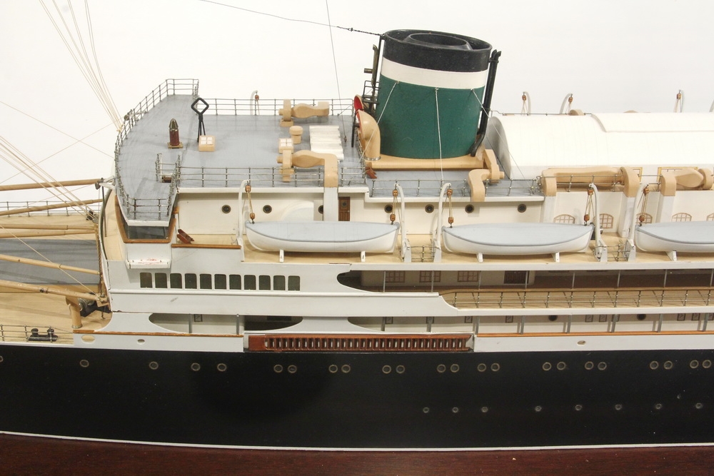 Santa Rosa | CASED SHIP MODEL - Builder's Waterline Model (1932 ...