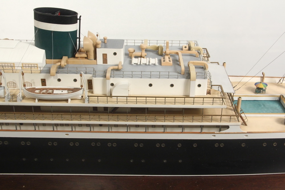 Santa Rosa | CASED SHIP MODEL - Builder's Waterline Model (1932 ...
