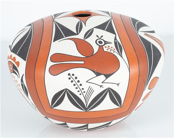 E. Vallo | NATIVE AMERICAN ACOMA POTTERY VASE | MutualArt