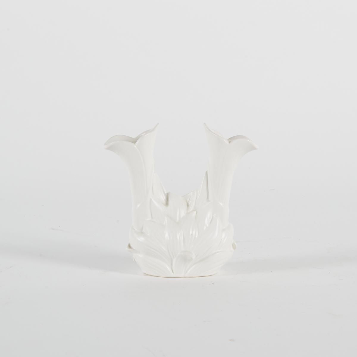 Crown Lynn | A Crown Lynn Double Vase | MutualArt