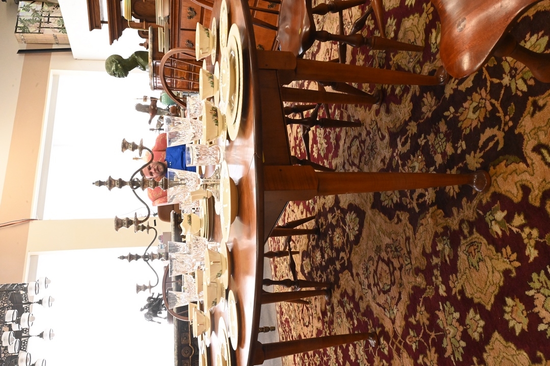 D. R. Dimes Co | Queen Anne Style Dining Table | MutualArt