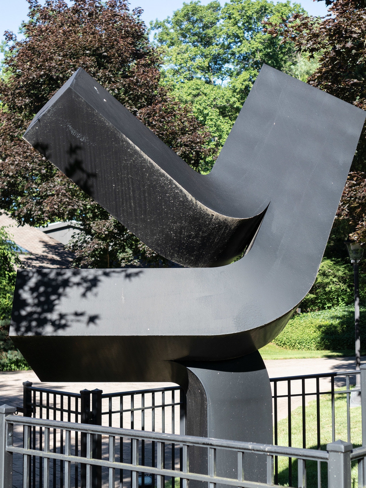 Clement Meadmore | Upcast (1985) | MutualArt