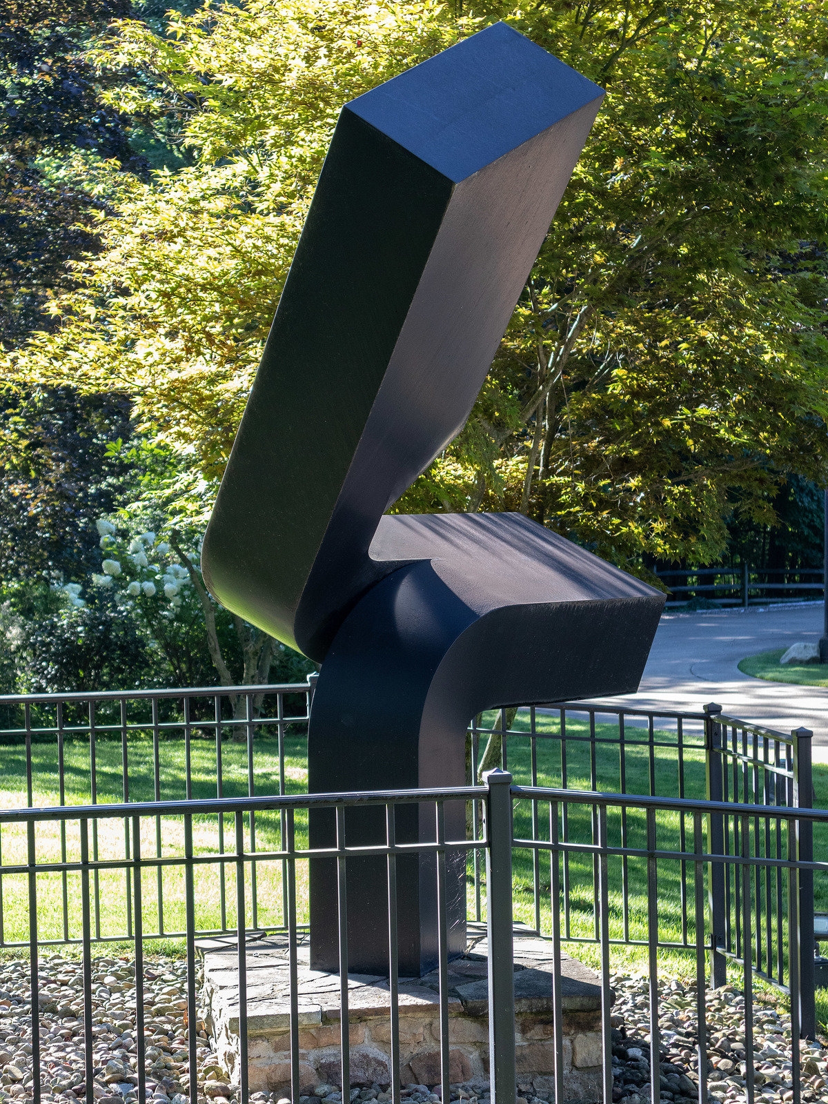 Clement Meadmore | Upcast (1985) | MutualArt
