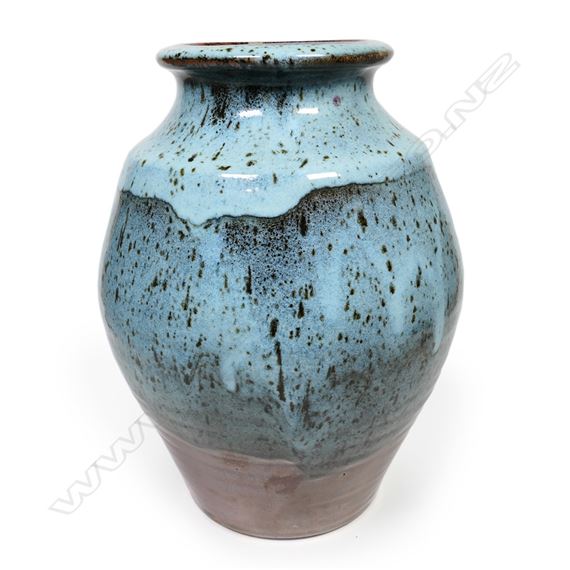 Peter Stichbury | Peter Stichbury chun glazed vase | MutualArt