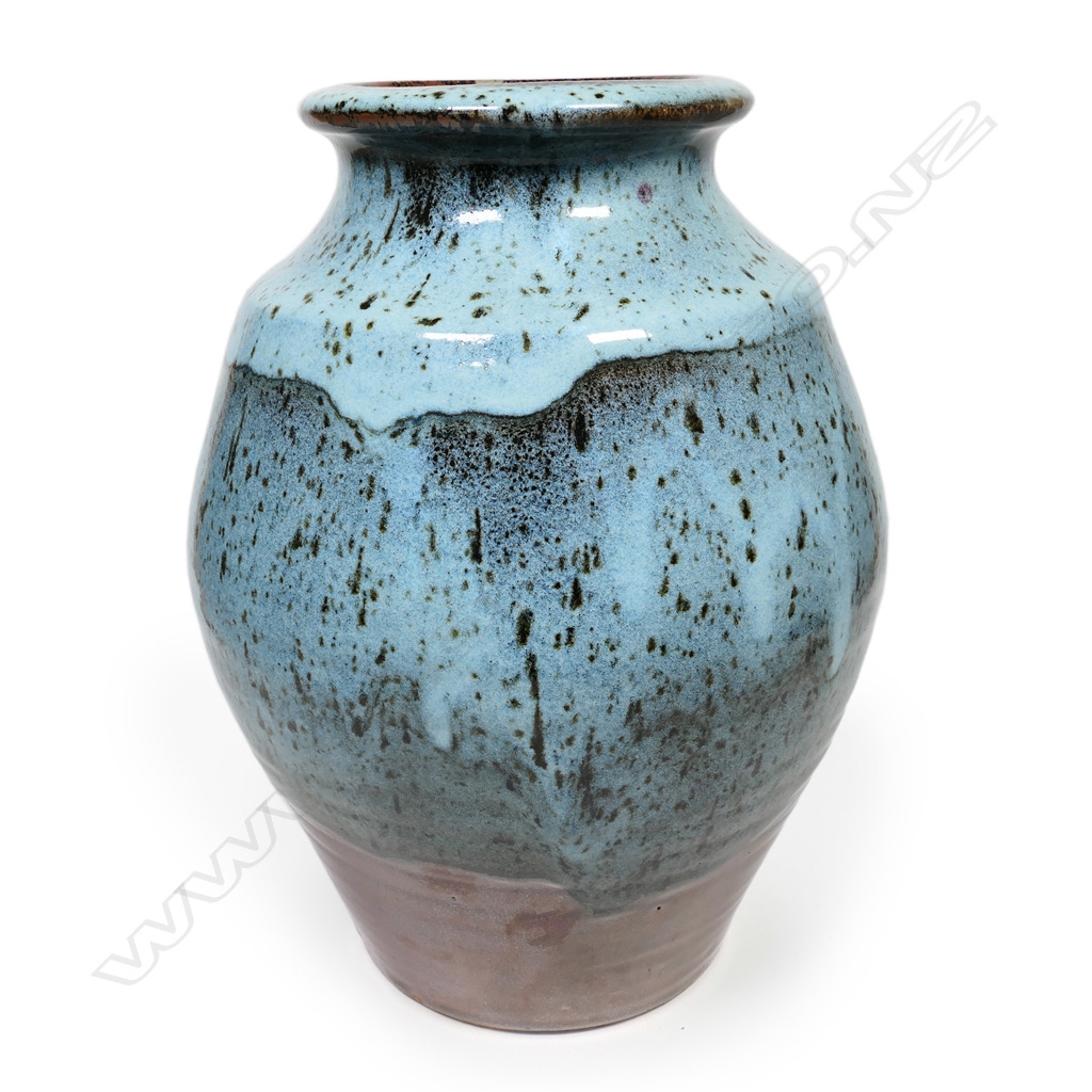 Peter Stichbury | Peter Stichbury chun glazed vase | MutualArt
