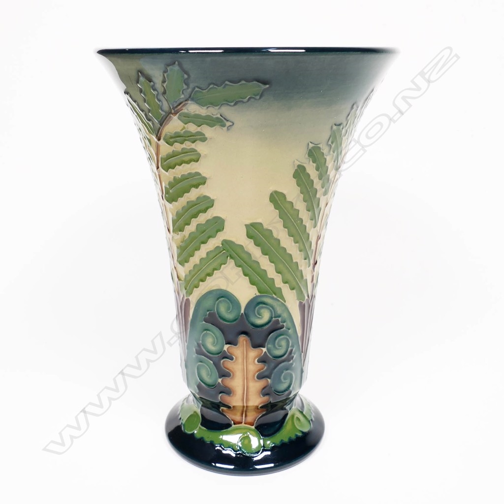 Vicky Lovatt | Vase - Ponga / Silver Fern pattern (95) | MutualArt