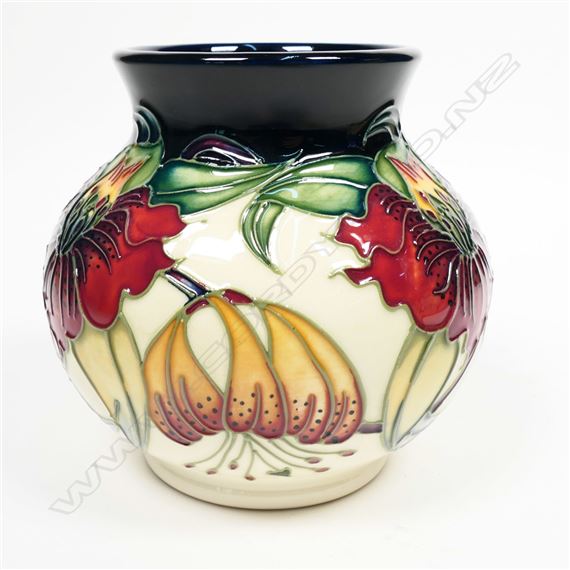 Nicola Slaney | Vase, Anna Lily pattern (2001) | MutualArt