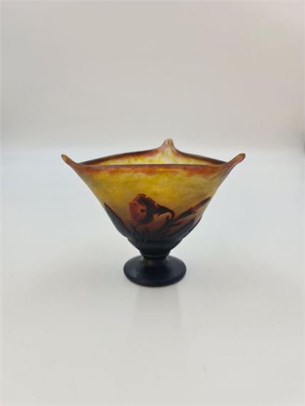 Antonin Daum | Triangular art nouveau bowl with multilayered decoration ...