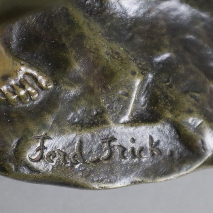 Ferdinand Frick | - Knabe mit einem Kätzchen spielend (31) | MutualArt